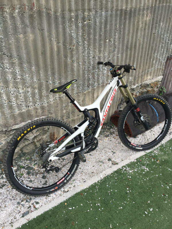Santa Cruz v10 CC Cost Effective Competitive DH build - Gravity Nelson NZ
